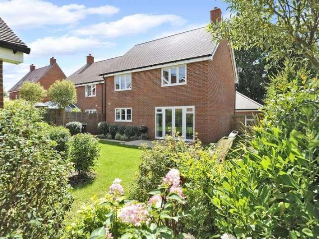 4 bed house for sale
