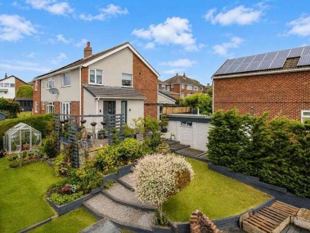 4 bed house for sale