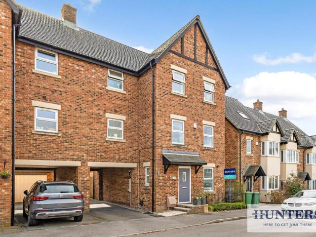 4 bed house for sale