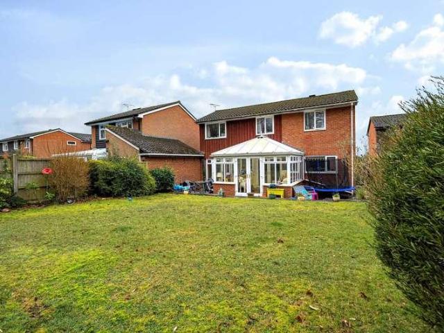 4 bed house for sale