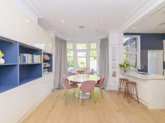 4 bed house for sale