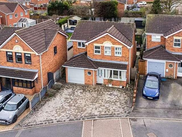 4 bed house for sale