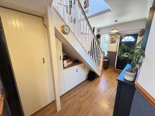 4 bed house for sale