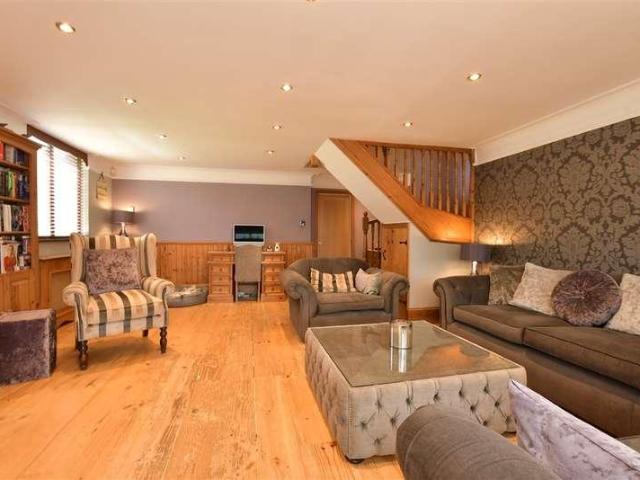 4 bed house for sale