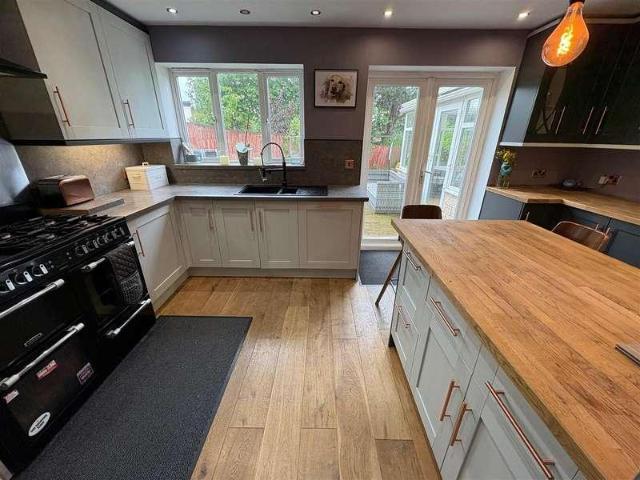 4 bed house for sale