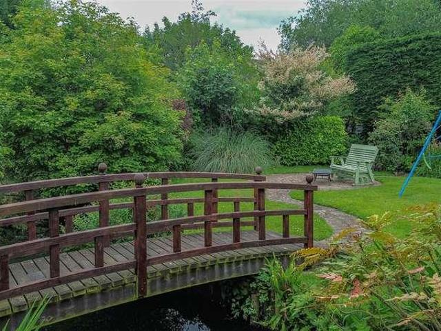 4 bed house for sale