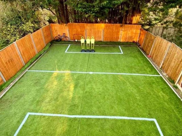 4 bed house for sale