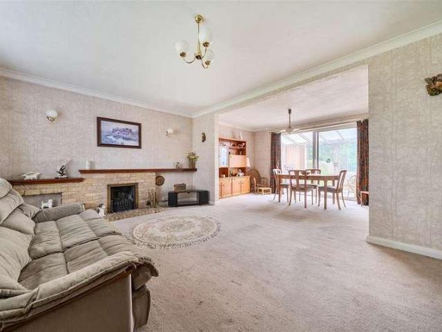 4 bed house for sale