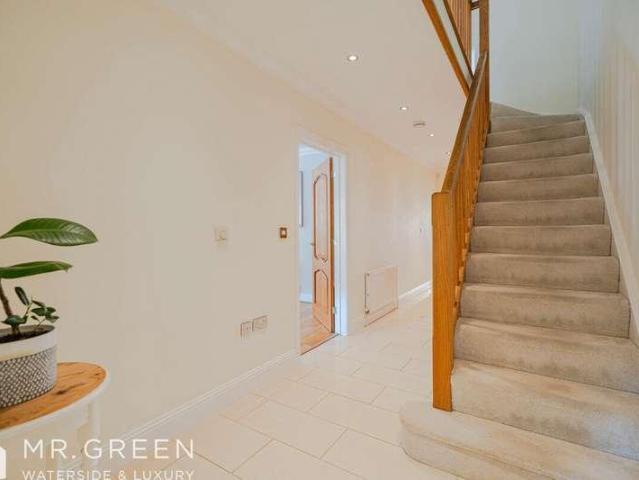 4 bed house for sale