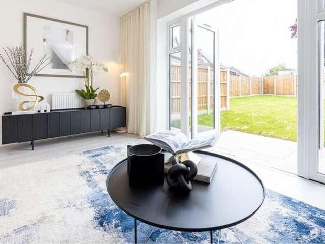 4 bed house for sale