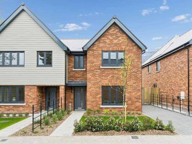 4 bed house for sale