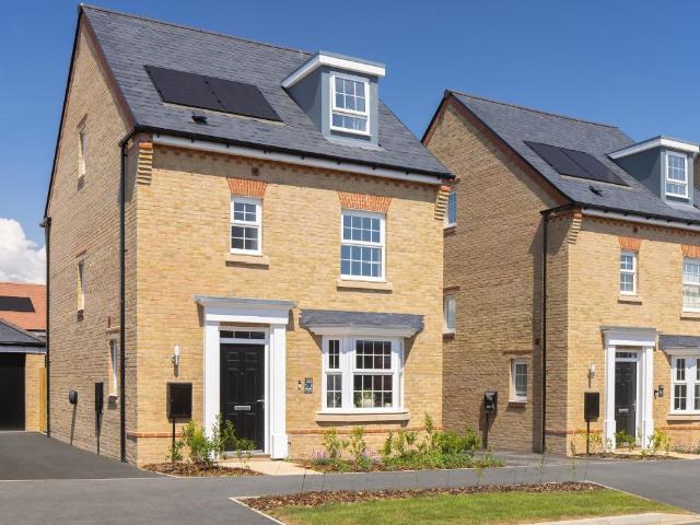 4 bed house for sale