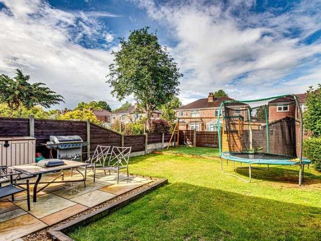 4 bed house for sale