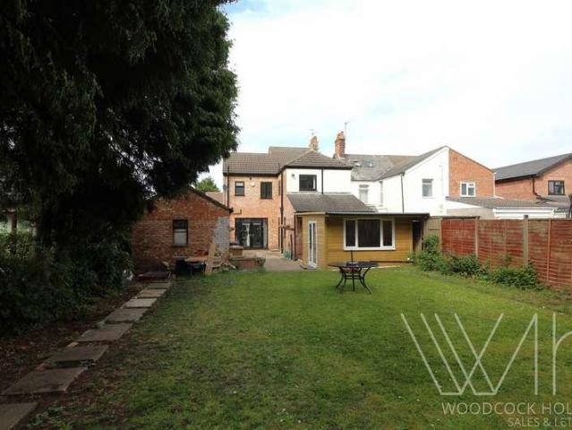 4 bed house for sale