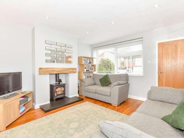 4 bed house for sale
