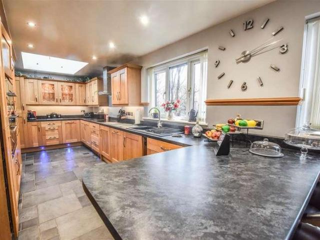 4 bed house for sale