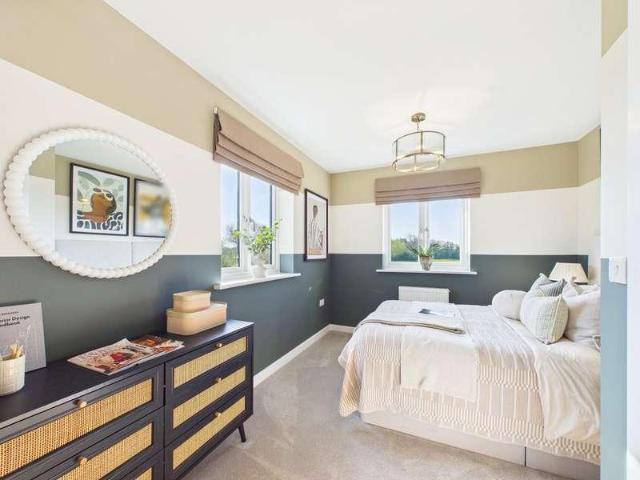 4 bed house for sale