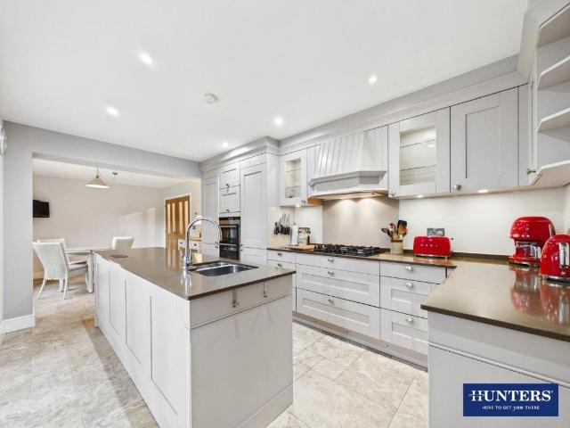 4 bed house for sale