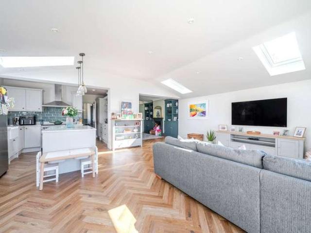 4 bed house for sale
