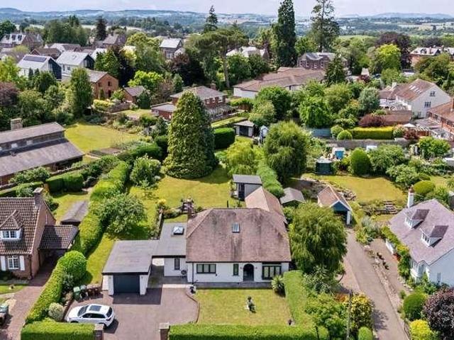 4 bed house for sale