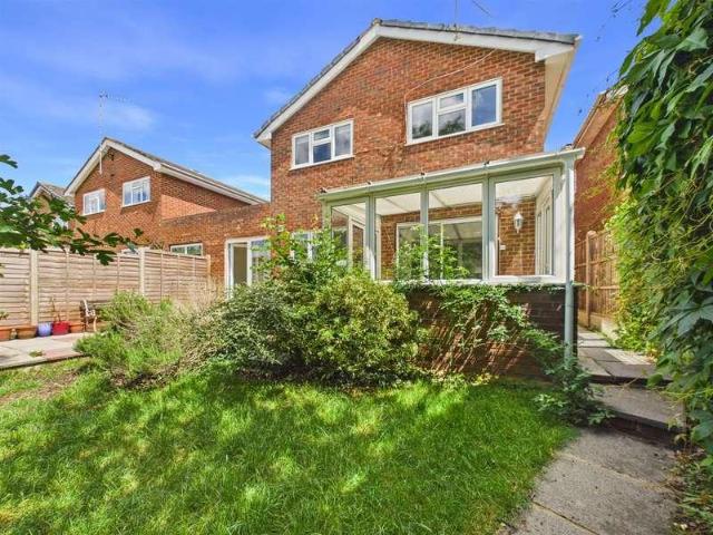 4 bed house for sale