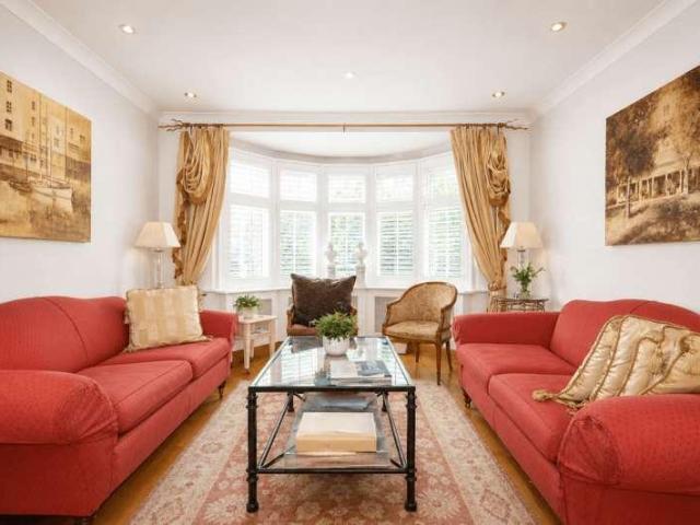 4 bed house for sale