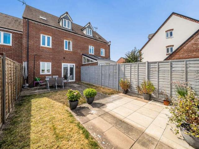 4 bed house for sale