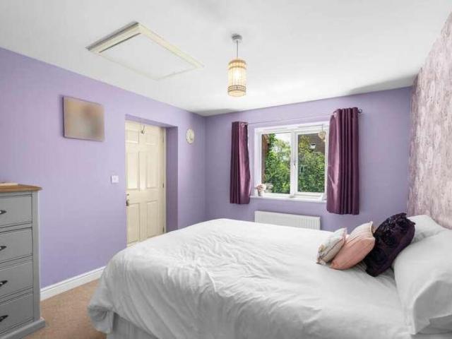 4 bed house for sale