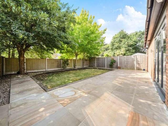 4 bed house for sale