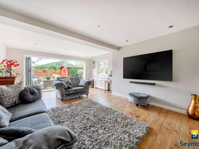 4 bed house for sale
