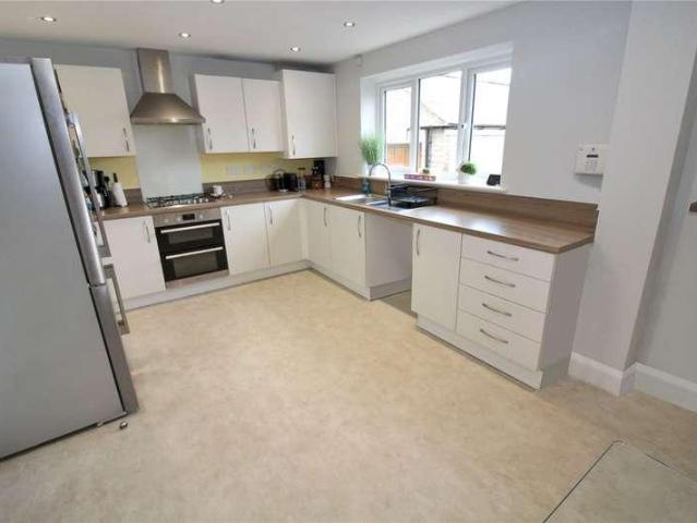 4 bed house for sale