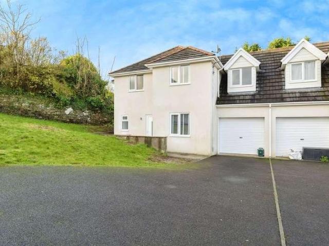 4 bed house for sale