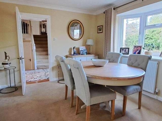 4 bed house for sale