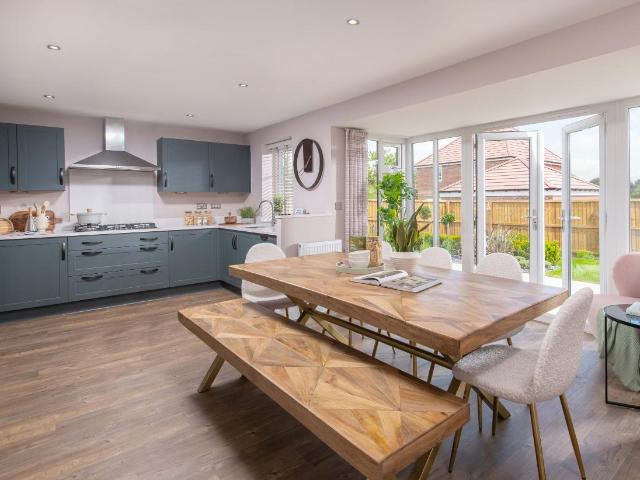 4 bed house for sale