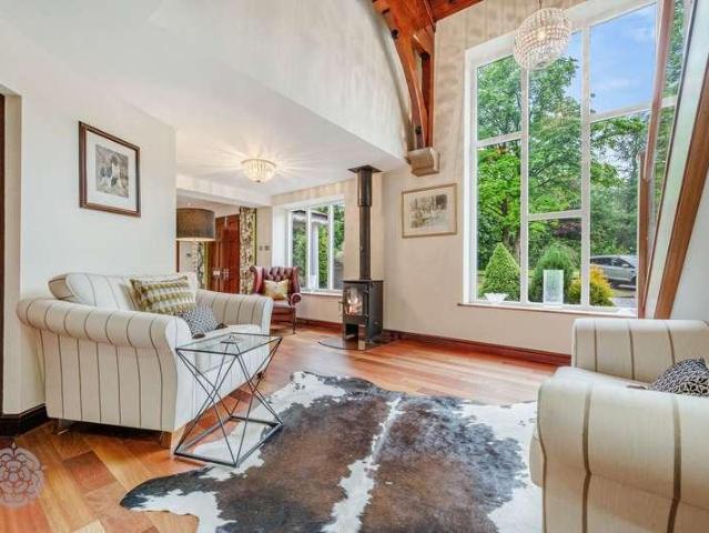 4 bed house for sale