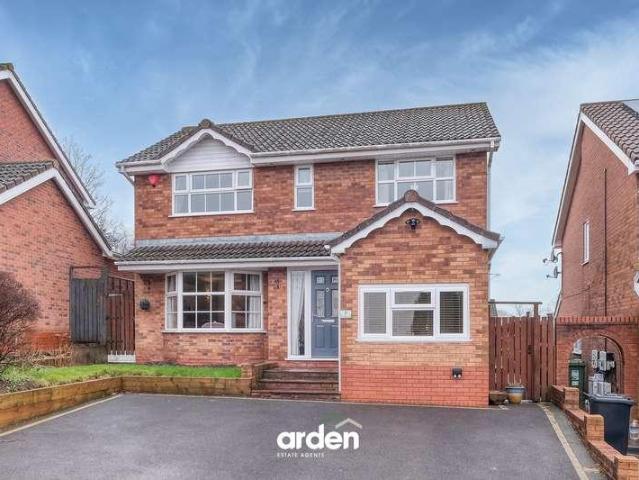 4 bed house for sale
