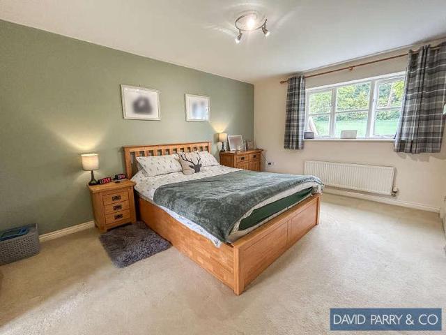 4 bed house for sale