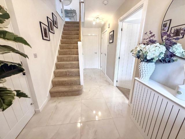 4 bed house for sale