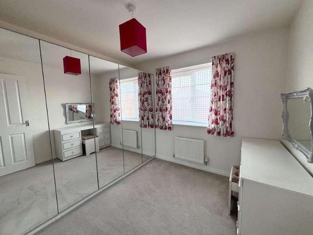 4 bed house for sale