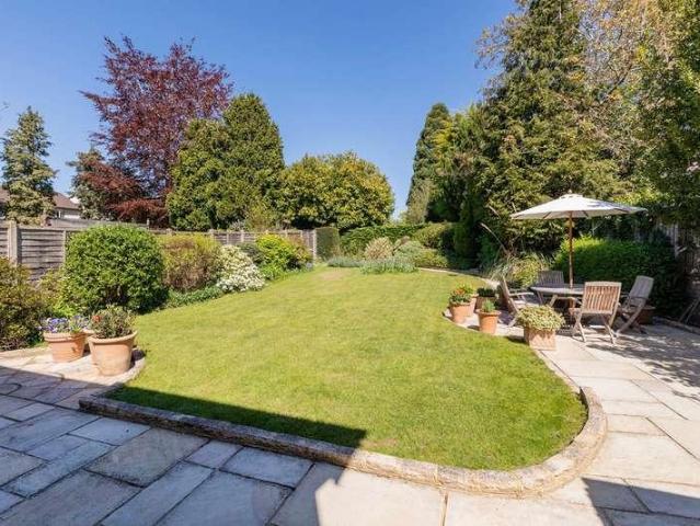 4 bed house for sale