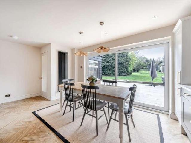4 bed house for sale