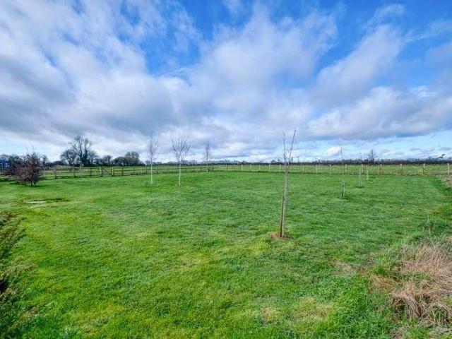 4 bed house for sale