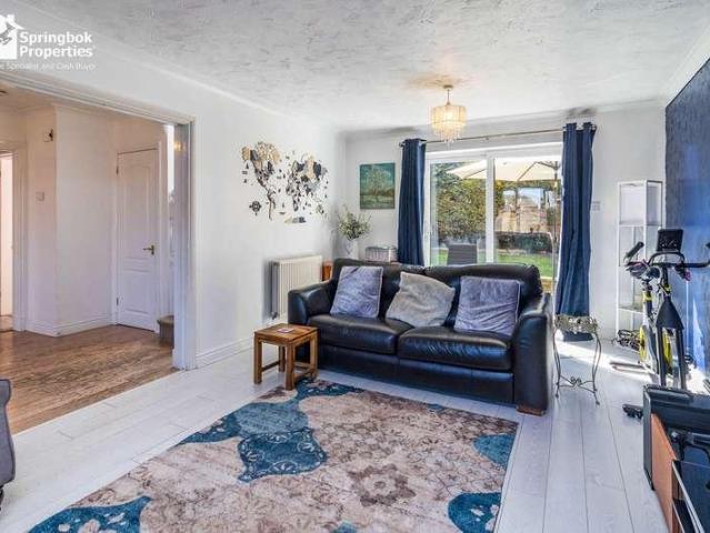 4 bed house for sale