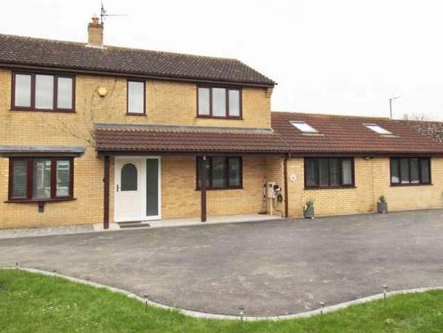 4 bed house for sale