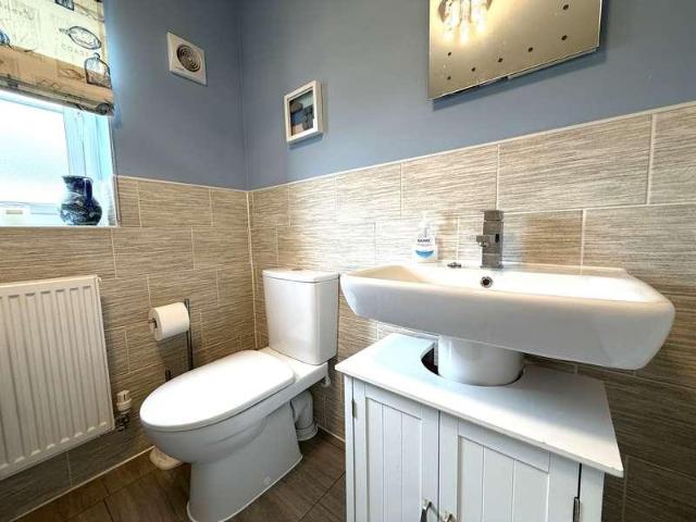 4 bed house for sale