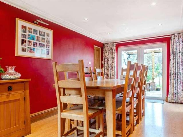 4 bed house for sale