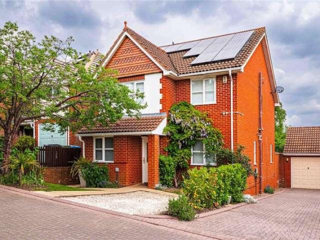 4 bed house for sale