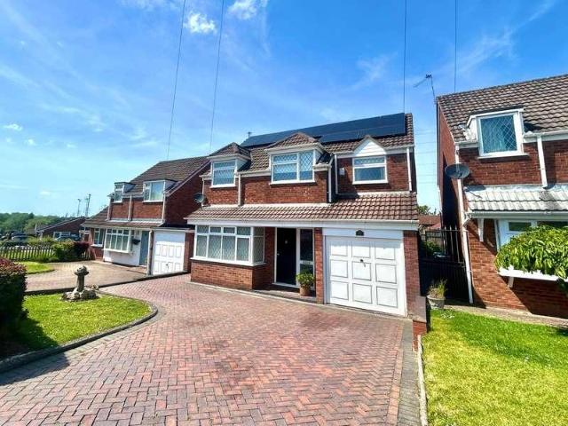 4 bed house for sale