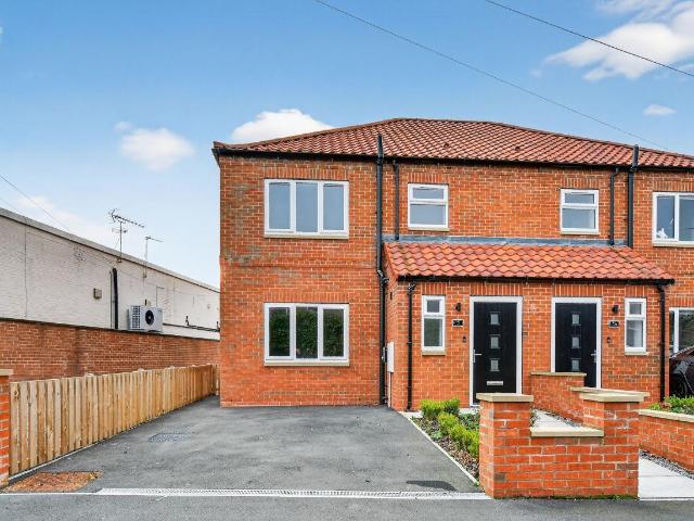 4 bed house for sale