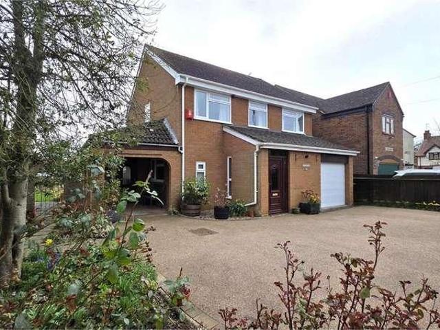 4 bed house for sale
